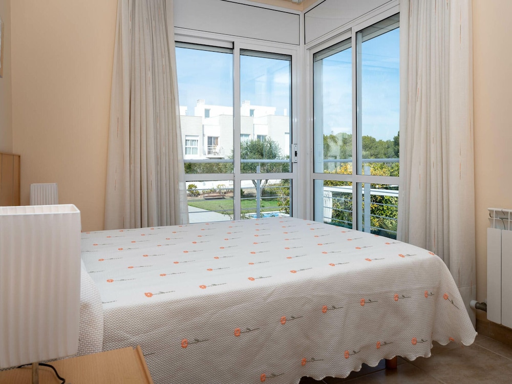 Spacious 4BR House in Creixell with Pool, Garden, and Terrace Near ...