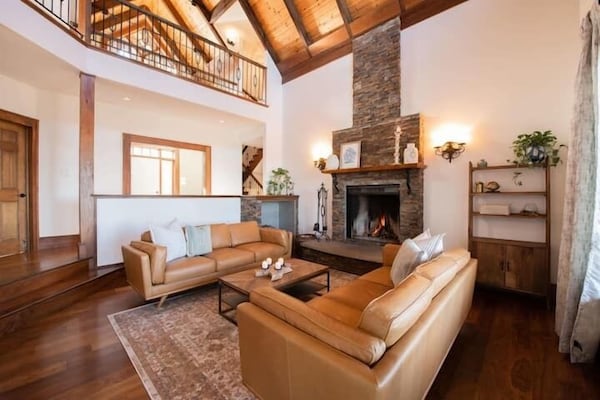 Ocean View Villa With Hot Tub And Movie Theatre - Lunenburg
