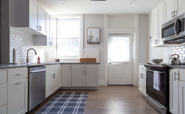 Charming 4br|3.5ba Shaw Family Home // Abodebucks - St. Louis, MO