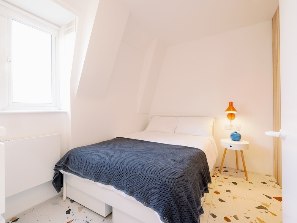 Pass The Keys | Designer Apartment In The Heart Of Euston - Camden, AR