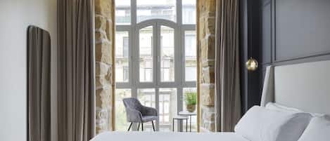 Quarto casal ou duplo superior, vista para a cidade | Roupas de cama premium, edredons de pluma