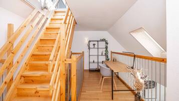 Duplex conforto | Cortinas blackout, ferros/tábuas de passar roupa, Wi-Fi de cortesia