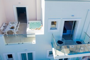 Quarto luxo | Cofres nos quartos, berços grátis, Wi-Fi de cortesia, roupa de cama