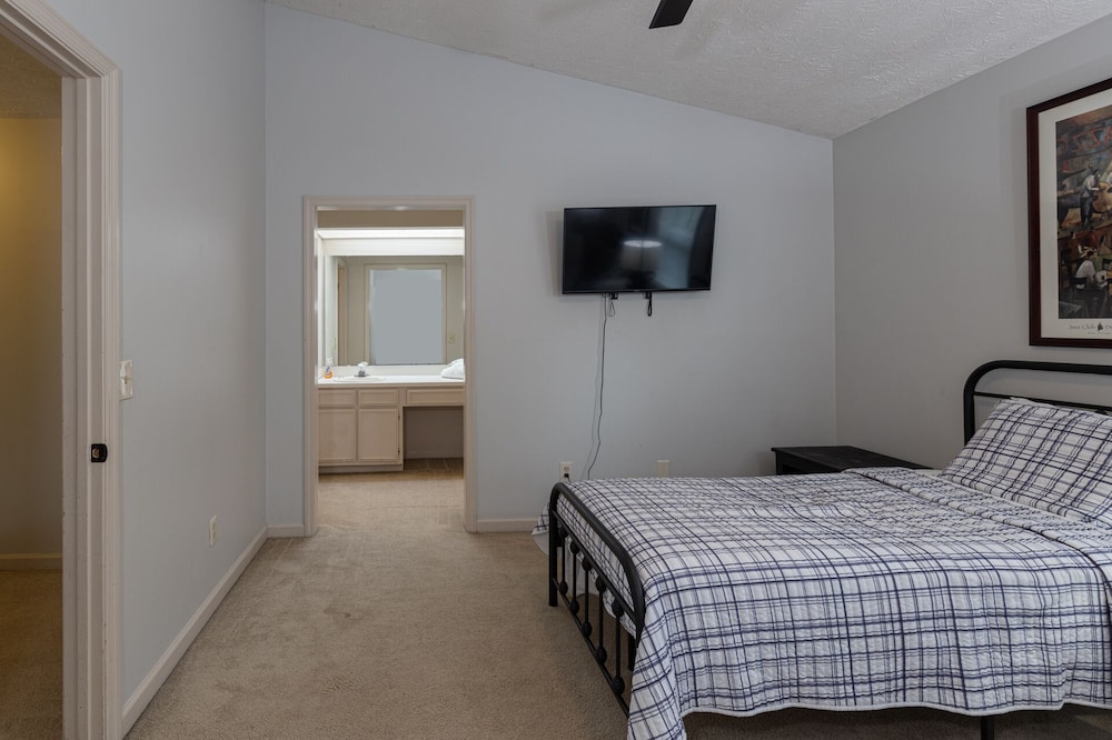 Charming Townhouse - Great Walkable Area 5 Min From Downtown - Columbus, GA