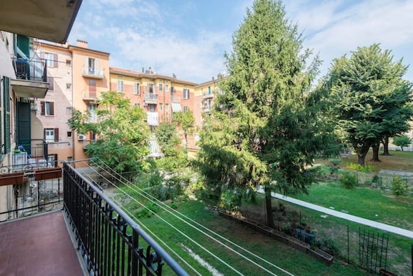 Elegant Three-room Apartment In Saffi Andrea Costa Area - Bologne