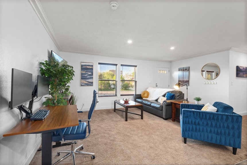 Hot Tub - Entire New Home - Walk To Light Rail - King Beds - Firepit Theatre - Park Hill - Denver