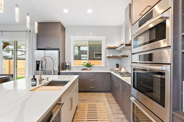 The Warren :: Beautiful 5 Bedroom Home W/ Hot Tub - ボイシ, ID