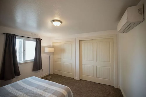 Newly Renovated Modern Style Apartment. - Nampa, ID