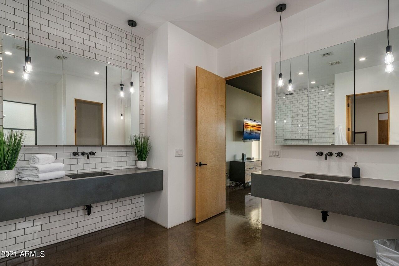 Luxe Estate With Guest House & Heated Pool & Firepit, & Rooftop Terrace Near Dt - Phoenix, AZ