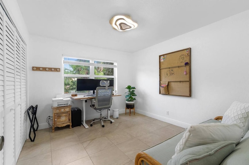 Minutes To Beaches And Downtown- 3 Bed House- Coastal Tropical Living - Fort Lauderdale, FL