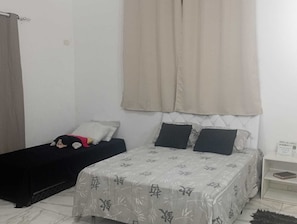 Roupas de cama antialérgicas, ferros/tábuas de passar roupa