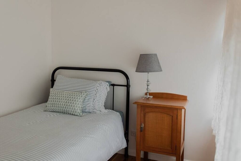 Balmoral - Historic Luxe Stay In Heart Of Inverell - Inverell