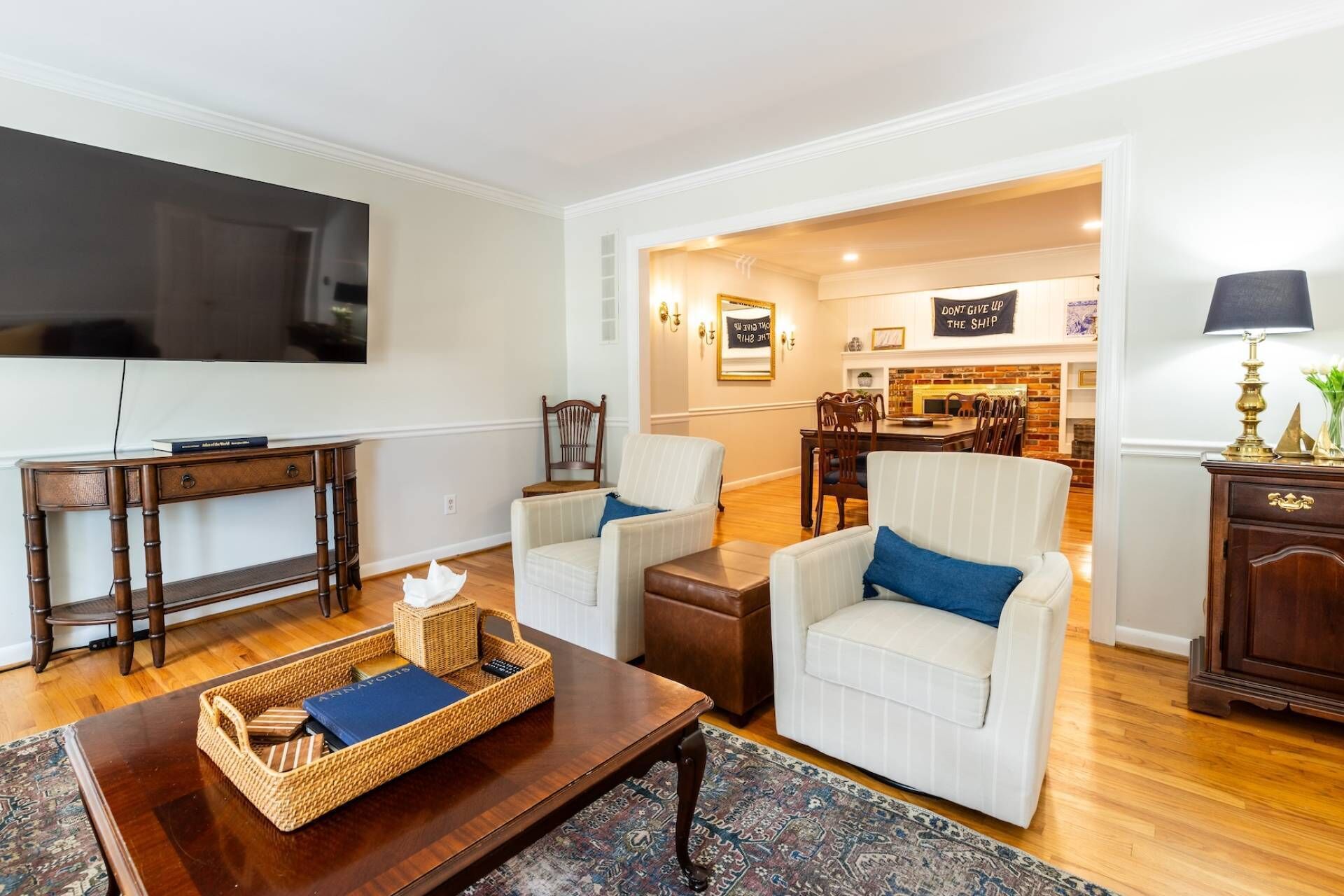 On-site Parking, Steps To Usna Gate 3 And Private Patio At Historic Gatehouse - Annapolis, MD