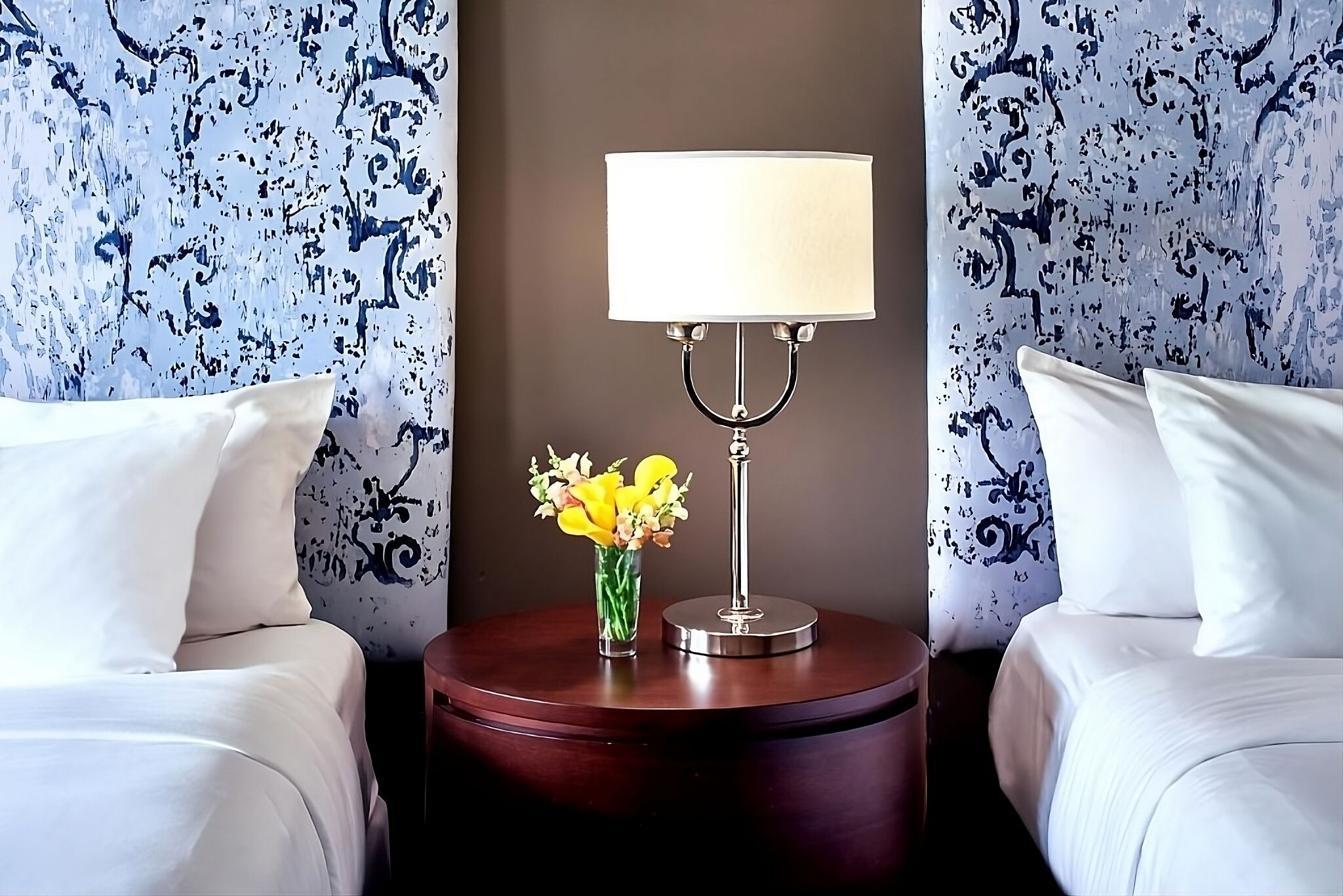 Enjoy A Dazzling View Of Sunset As You Relax At Our Rooftop Terrace! Pool - Kansas City, KS