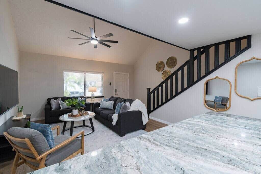 Beachside 2br Retreat W Private Backyard - Cape Canaveral, FL