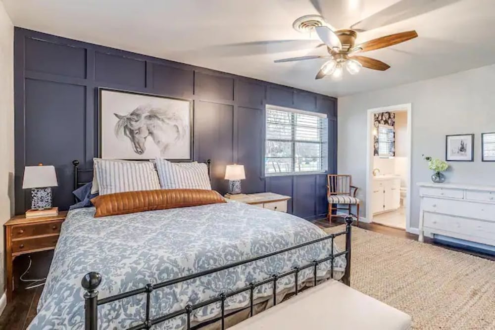 Downtown Hico Home, Just Steps Away From Shopping! - Hico, TX