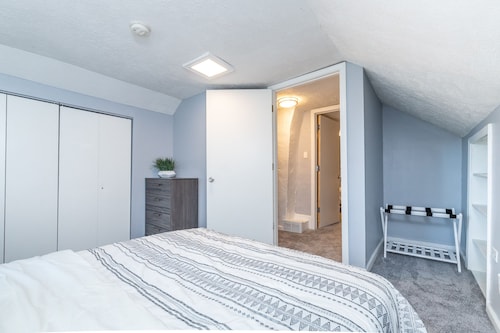 Beautiful 3 Bed 1 Bath Home In Historic Tremont - Cleveland