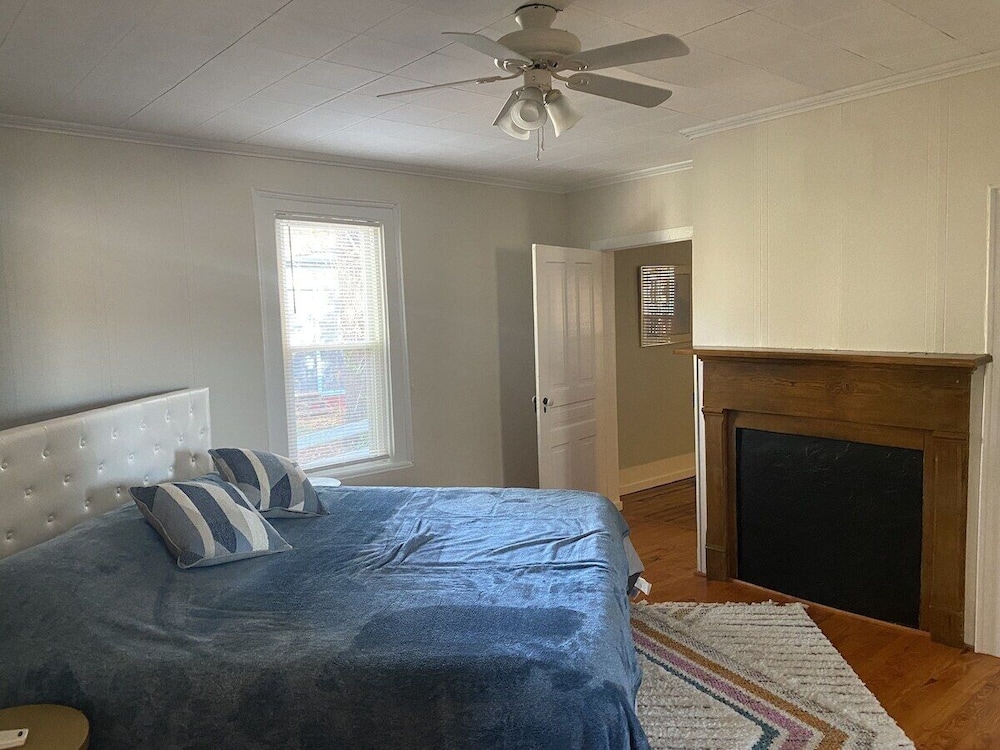 Vintage Cottage Less Than 3 Mi From Duke Hospital - Chapel Hill, NC