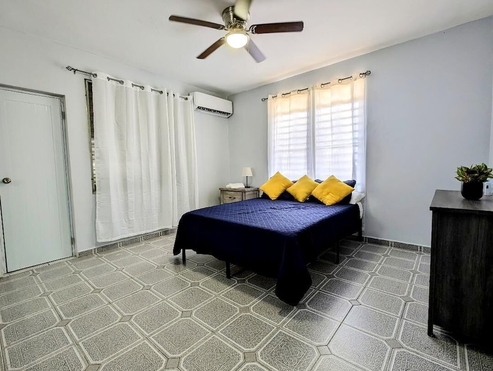 Brisas Del Oeste, Aguadill Pr. - Isabela