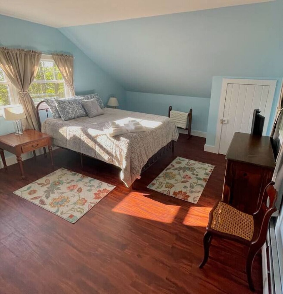 Recently Renovated Home Minutes From Ocean Point - Boothbay, ME