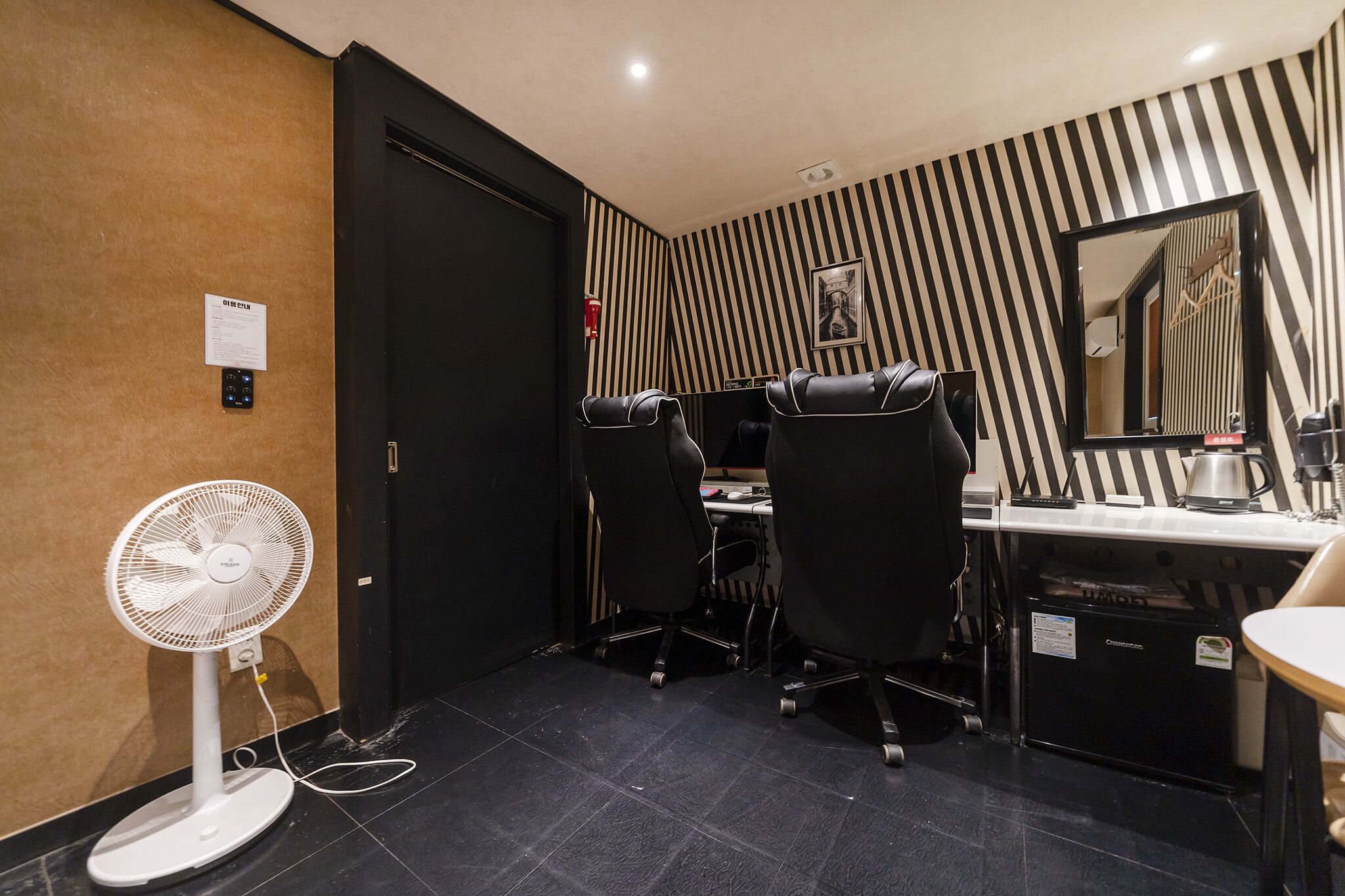 Quarto casal premium (Couple PC) | Individualmente decorados, individualmente mobiliados, escrivaninha