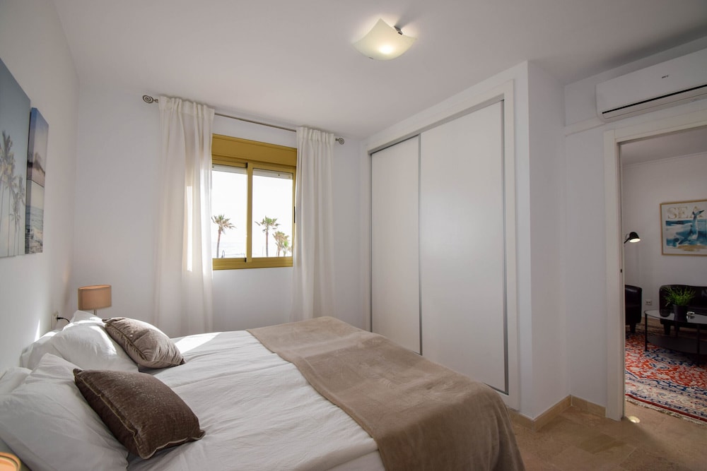 Ref: 233 Moderno Apartamento De 3 Dormitorios Junto A La Playa En La Cala - Mijas