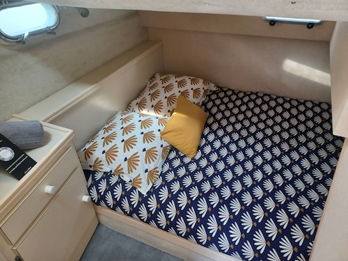 Le Faré -Bateau à Quai-île Porquerolles - Insolite - Var - Île de Porquerolles