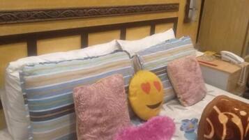 Quarto casal luxo | Ferros/tábuas de passar roupa, Wi-Fi de cortesia, roupa de cama