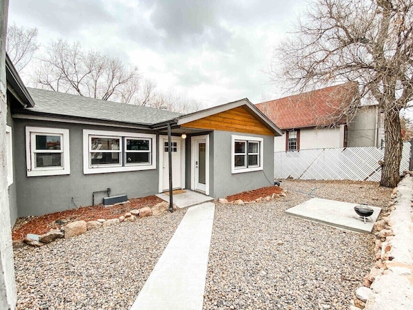 Adorable Guest Suite | Central-trendy Neighborhood - Colorado Springs