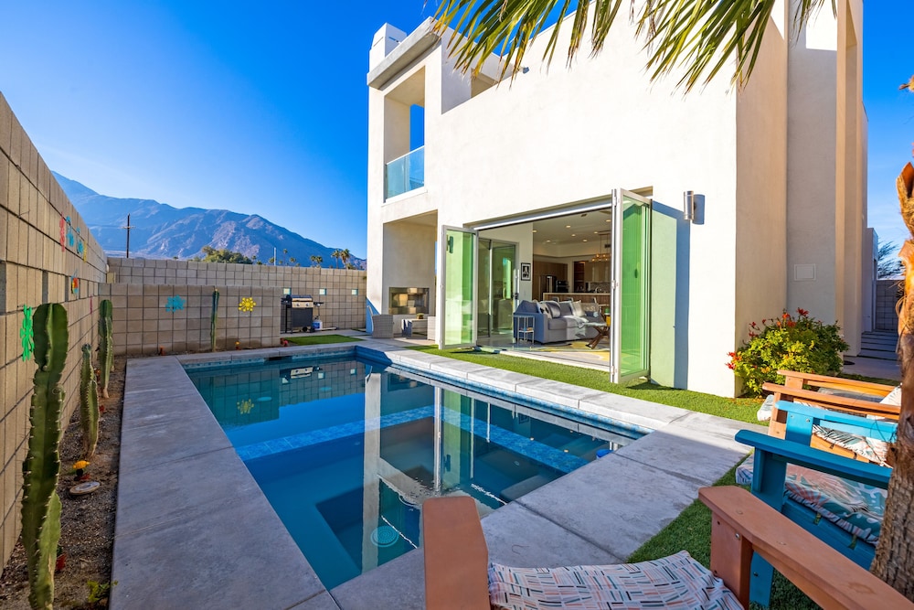 Breathtaking Luxury Villa Architectural Jewel - Palm Springs, CA