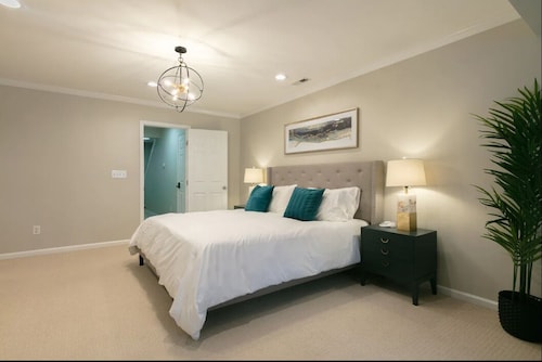 The Brix On Penn Of Charlotte, Designer Townhome - 샬럿