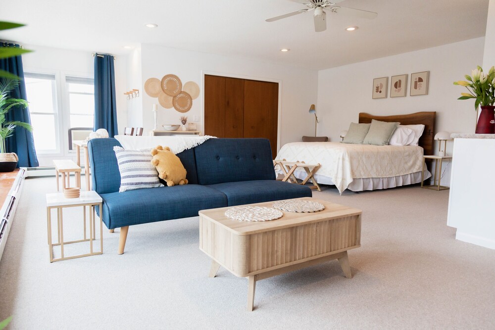Relaxing Suite A “The Sweetest Suites on the River” on Historic Main ...