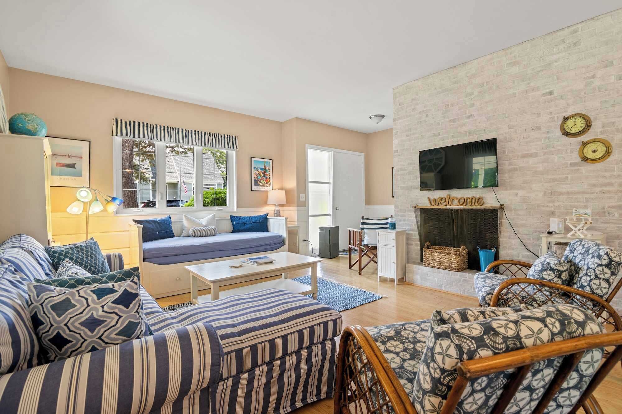 Updated Beach House Deck Outdoor Shower! - Chatham, MA