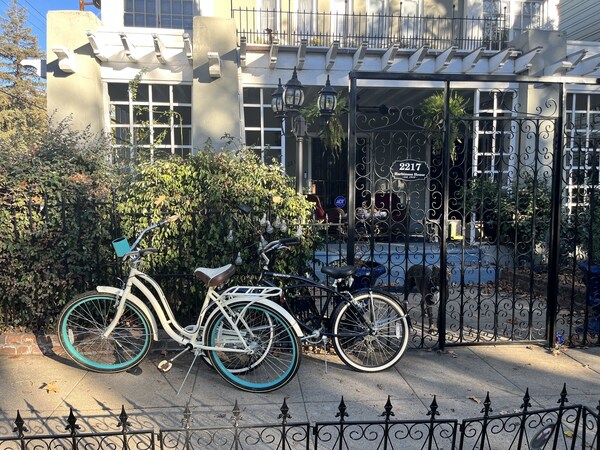 Harbinson House - Sacramento, CA