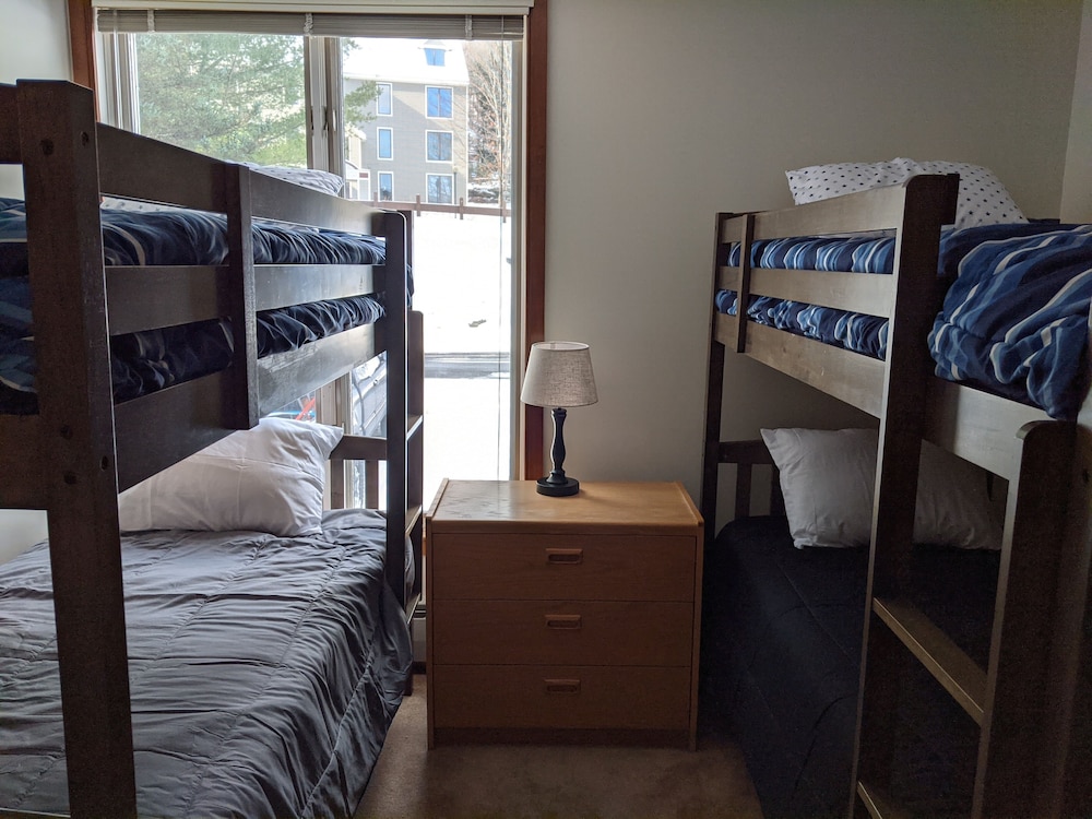 Cozy Ski-in/ski-out Condo On Mount Snow W/fireplace - 杰梅卡