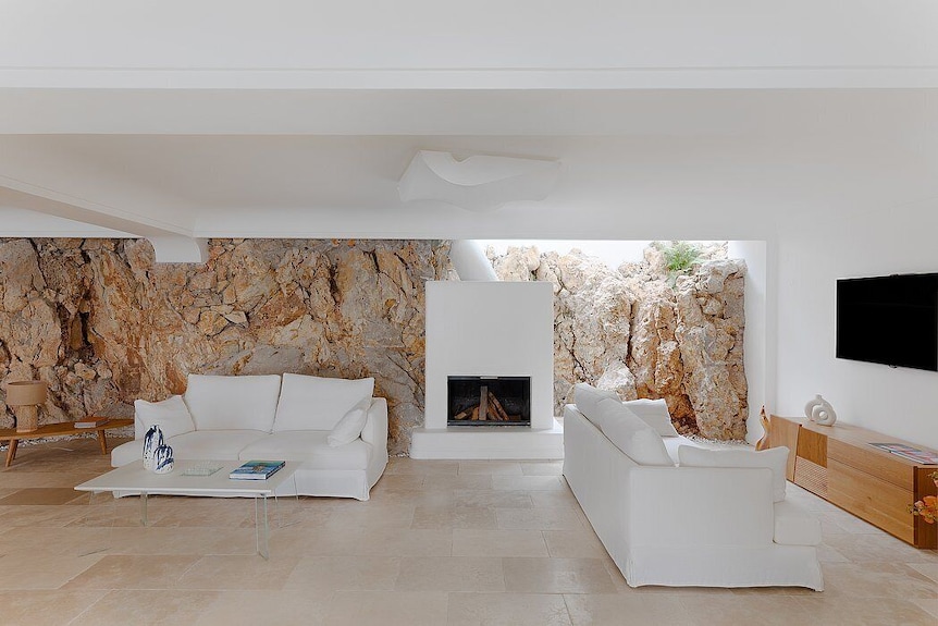 Villa Egeria: A Charming And Bright Two-story Villa Situated On A Hillside In A Residential Area, With Free Wi-fi. - Capri
