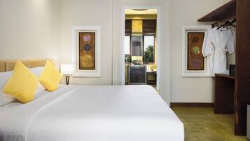 Quarto Duplo Deluxe, 1 cama queen-size | 1 quarto, roupa de alta qualidade, cofre no quarto, secretária