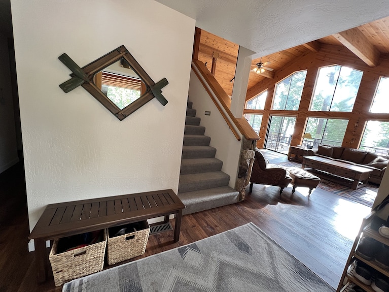 Solitude In The Cedars, Spacious Mountain Home - Shaver Lake, CA