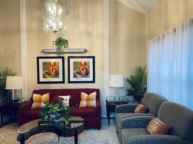 Pearlitah: Luxe 3-br King Ensuite, Prestigious Subdivisionstroll To Everything! - Lake Higgins