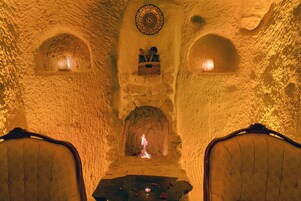 Quarto casal superior, 1 cama Queen, para não fumantes, lareira | Vista do quarto