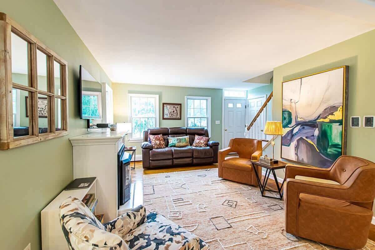 Close To Bike Path 1 Mile To Beaches! - Chatham, MA