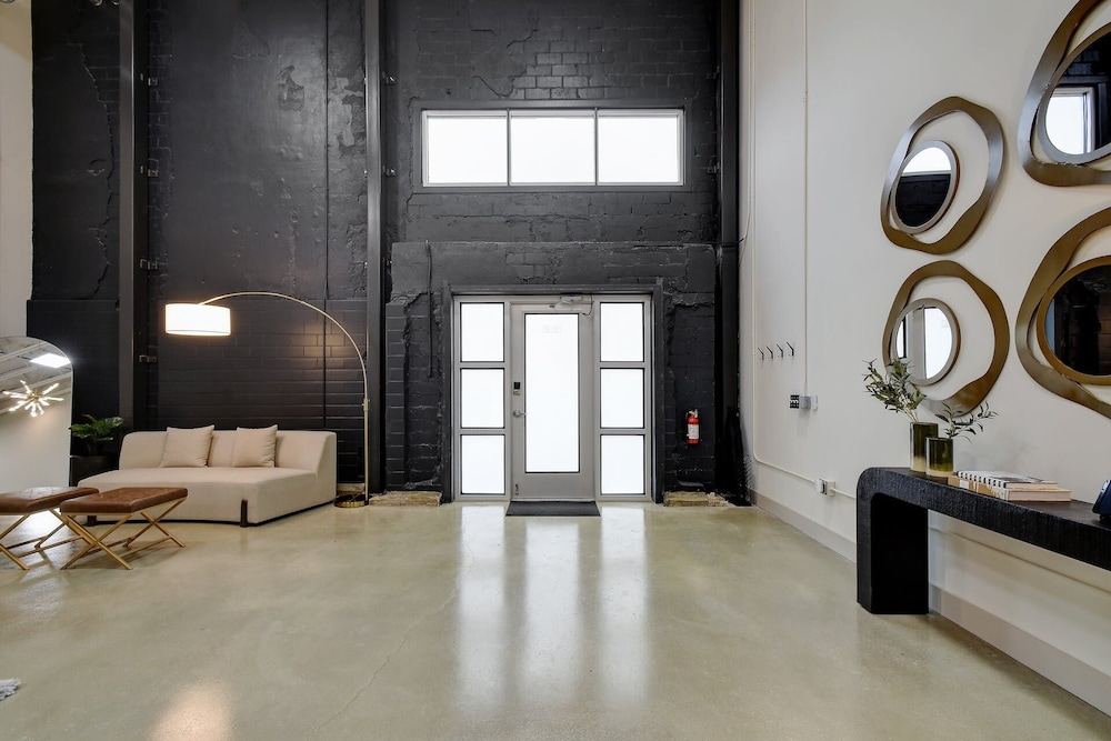 3br Luxury Loft Near Downtown & Frost Bank Center - Universal City, TX