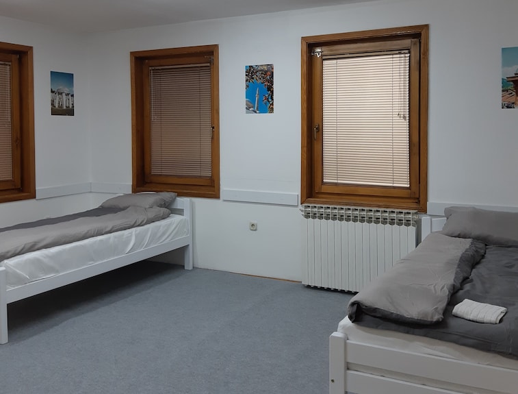 Hostel 100 M From Sebilj Fountain ! - Sarajevo