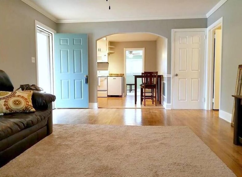 Cozy Ardmore Cottage Main Level - Winston-Salem, NC