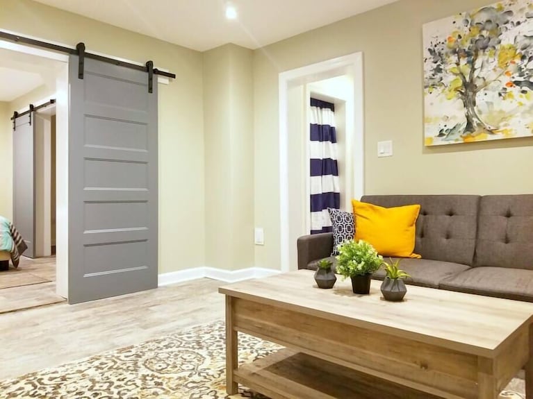 Cozy Ardmore Cottage Basement Apartment - 윈스턴세일럼