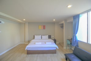 Quarto Duplo Standard, 1 cama king-size | Wi-fi grátis, roupa de cama fornecida