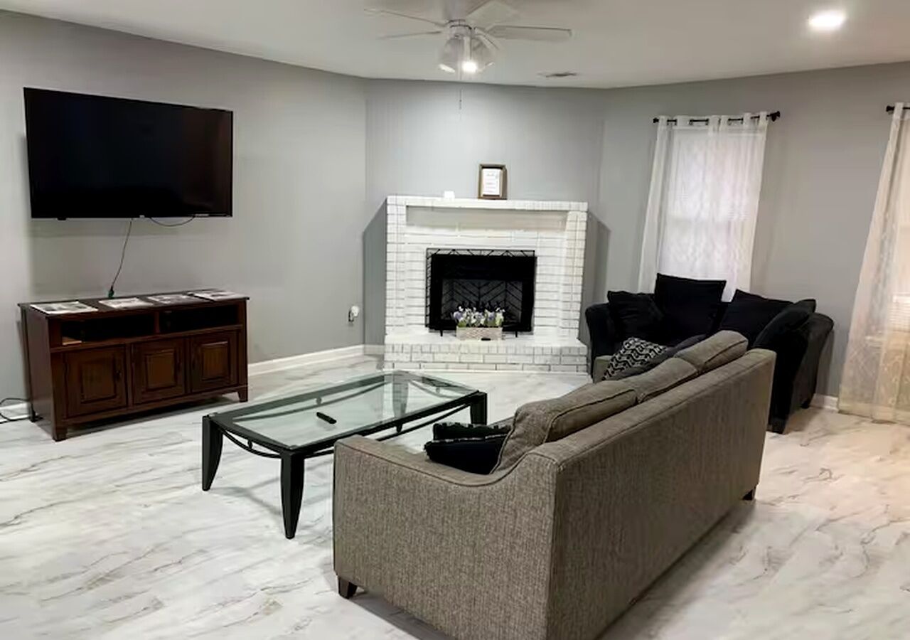 Beautiful Ranch Home Near Lake Spivey - Riverdale, GA