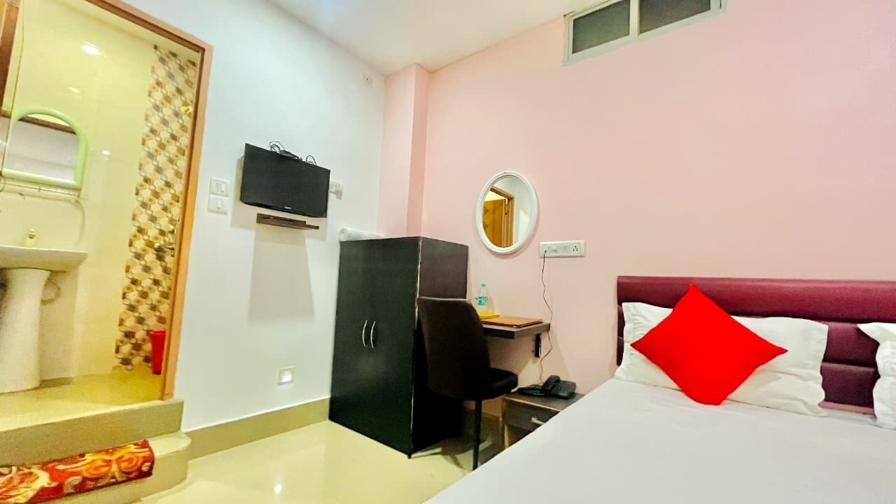 Quarto solteiro standard | Individualmente mobiliados, escrivaninha