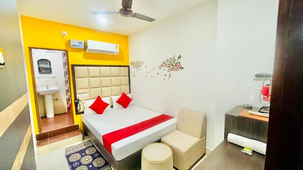 Quarto solteiro standard | Individualmente mobiliados, escrivaninha
