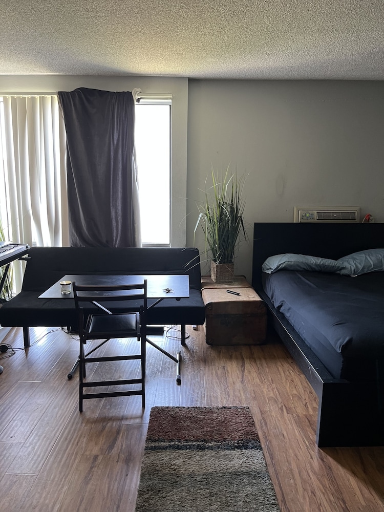 Modern Hollywood Studio - Hollywood, CA